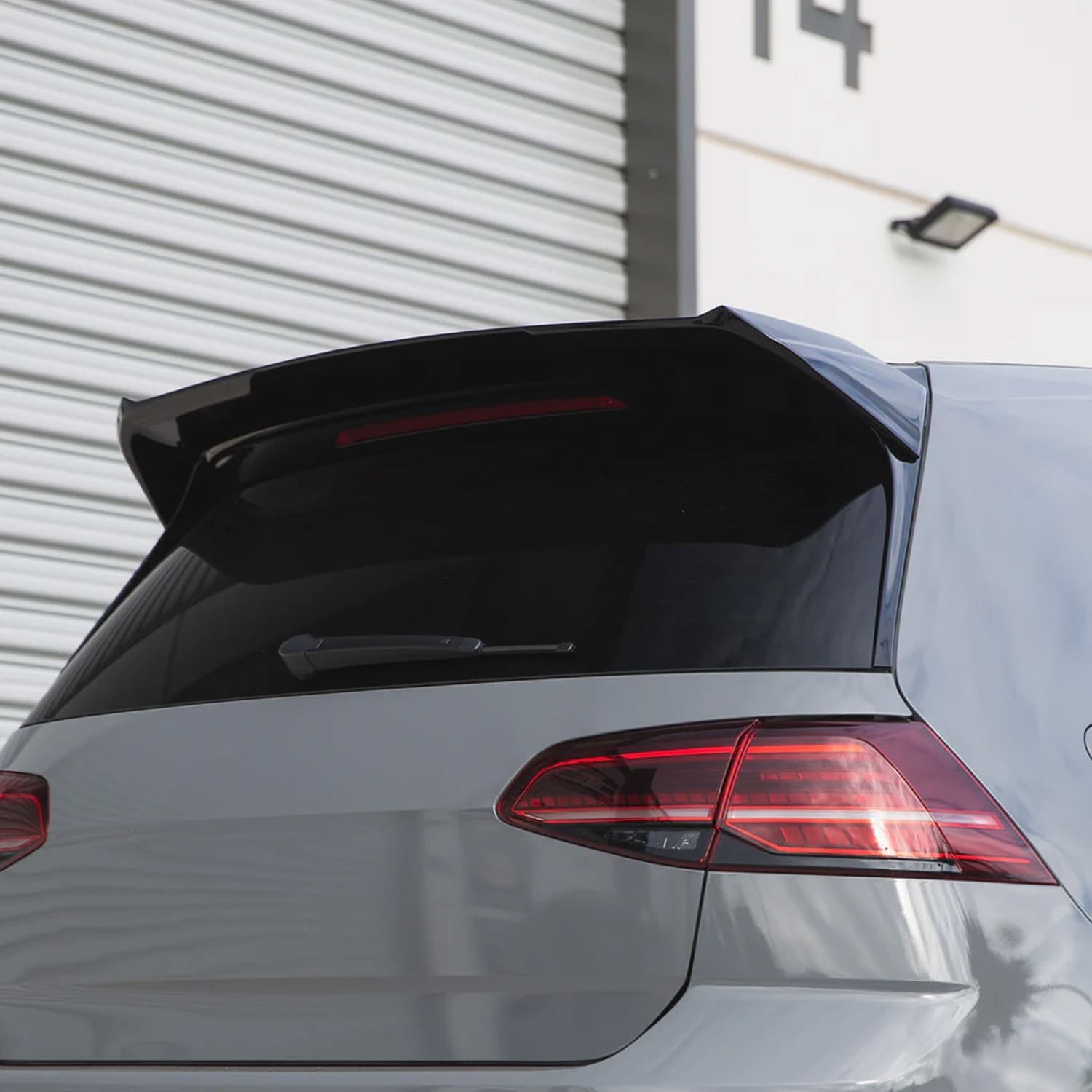 For VW Golf MK7 GTI / GTD OSIR-style Trunk Roof Spoiler, glossy black