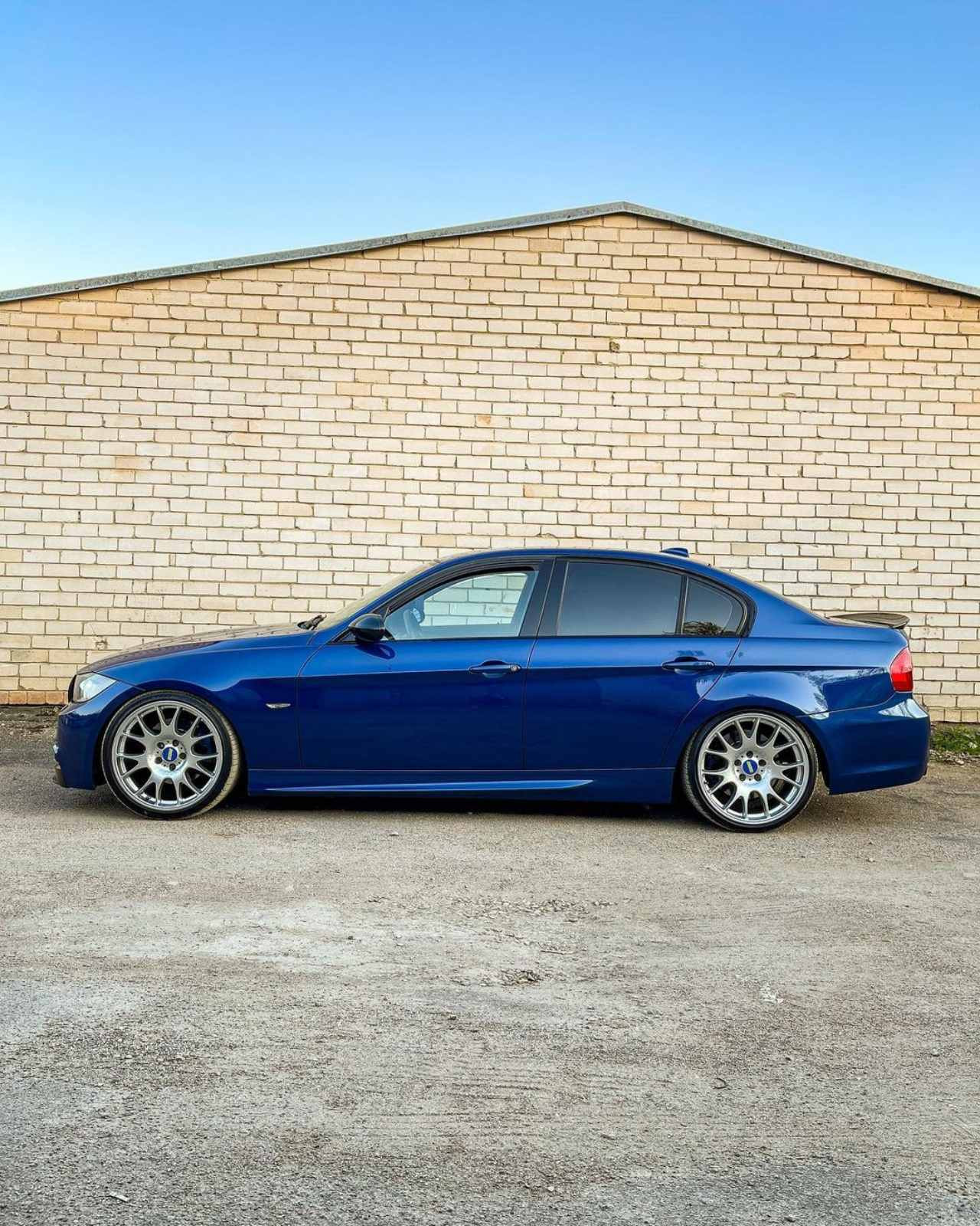 For BMW E90 / E91 M3 style side skirts