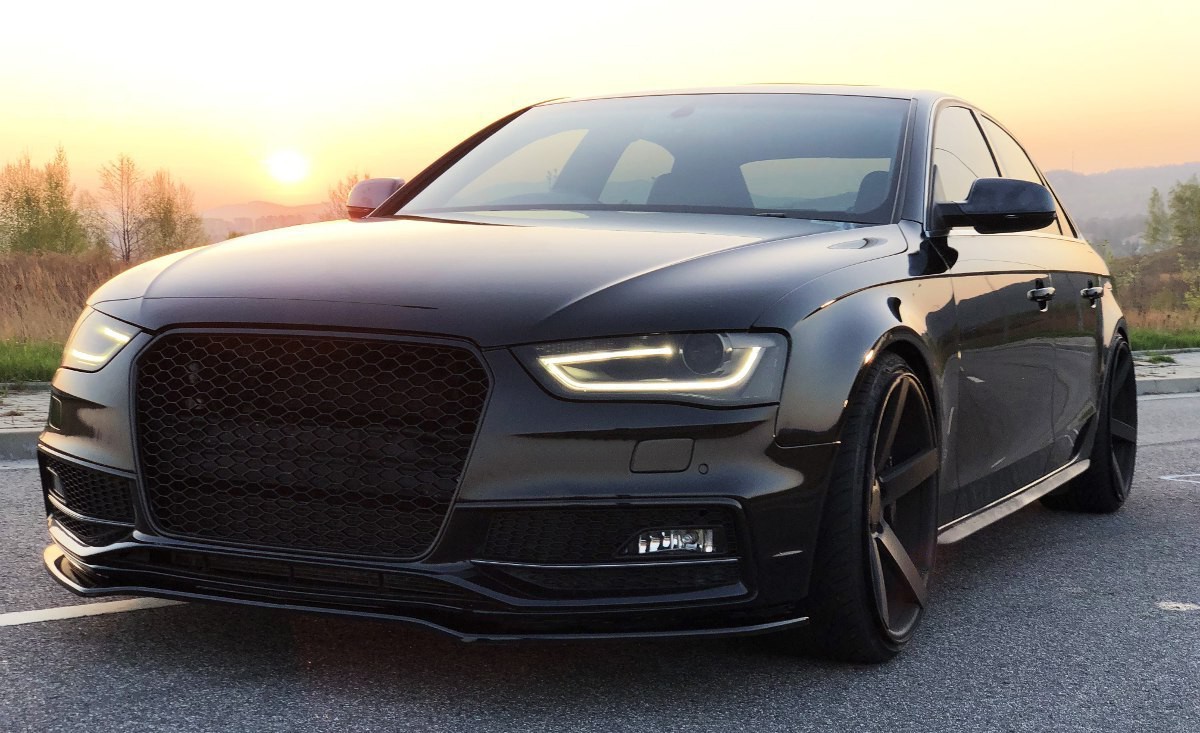 For Audi A4 B8 RS-design front grille, glossy black