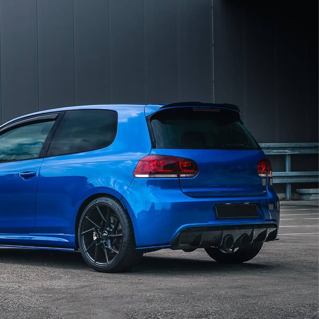 Universalus bagažinės Spoileris / Stogelis, juodas blizgus