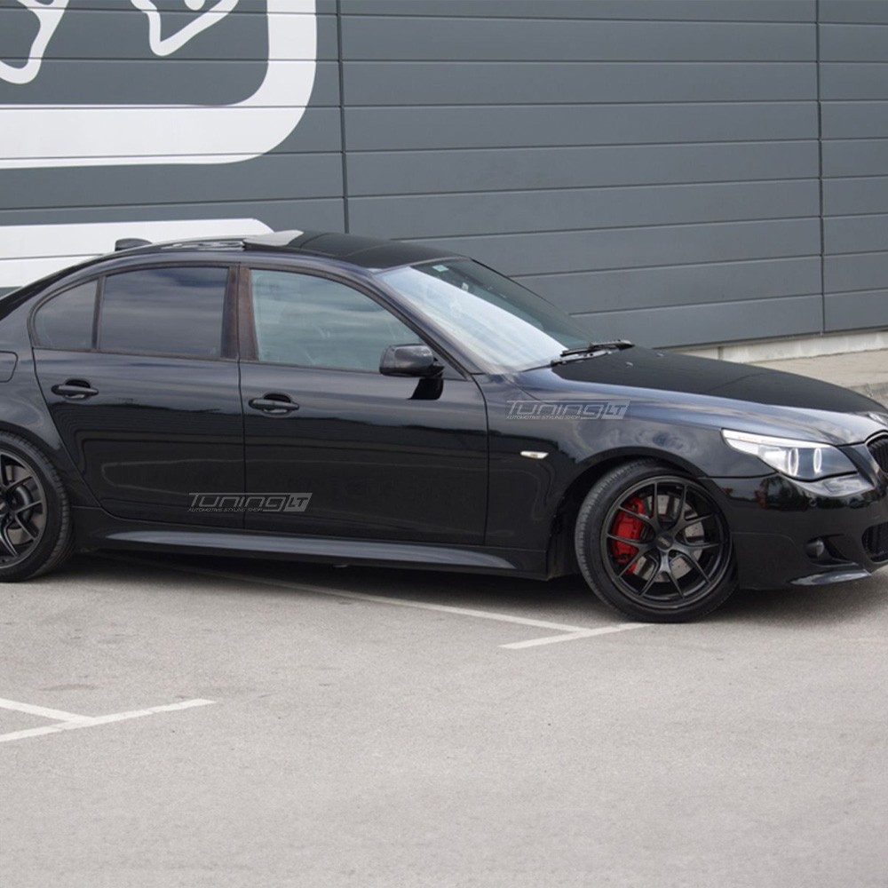 For BMW E60 / E61 M-style side skirts