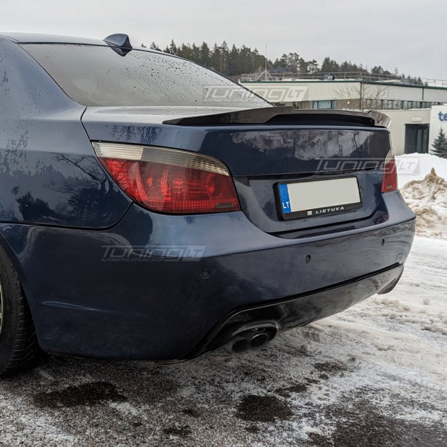 For BMW E60 M4-style Boot Spoiler, glossy black