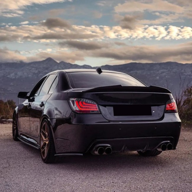 For BMW E60 PSM style Trunk Spoiler, glossy black