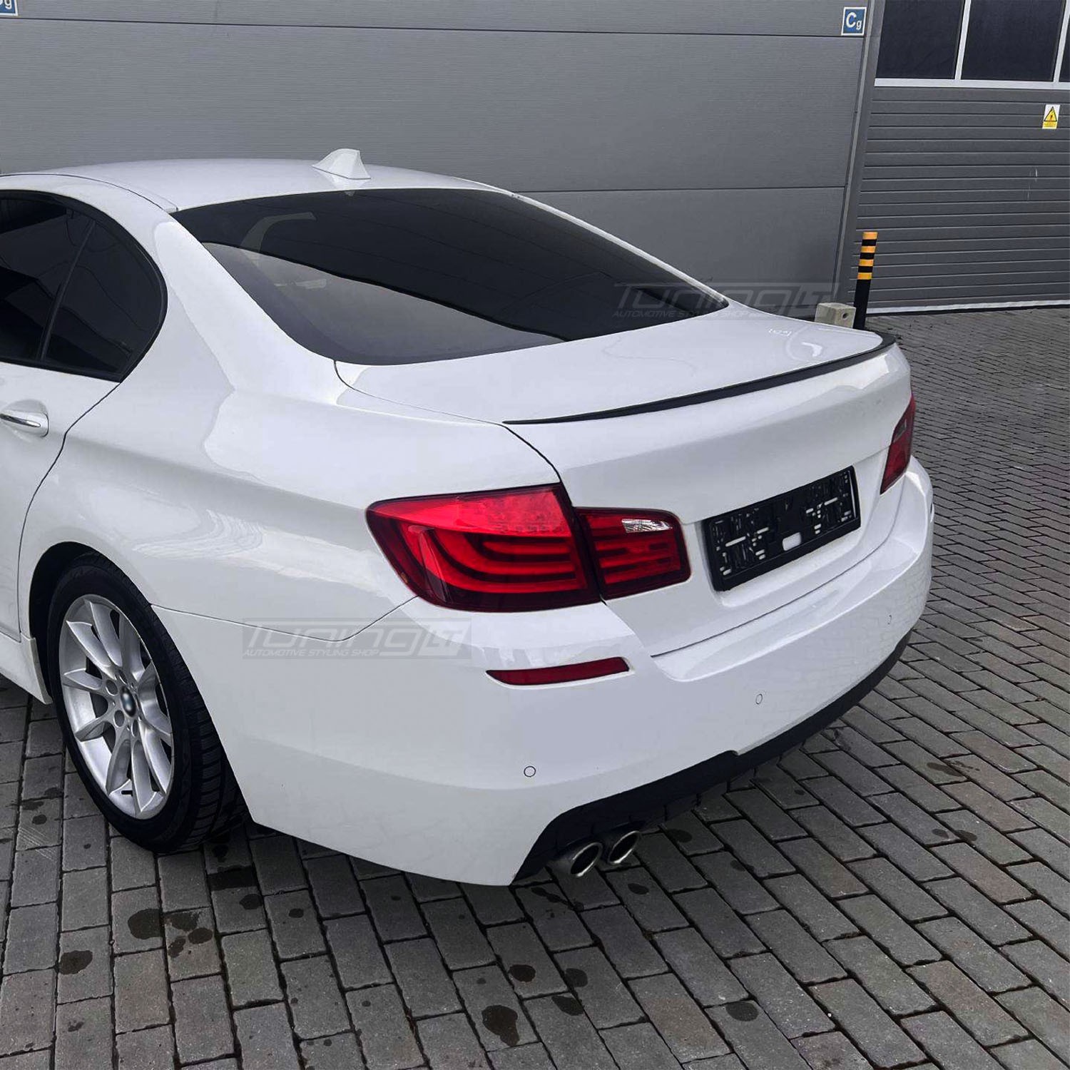 For BMW F10 M-Sport trunk spoiler