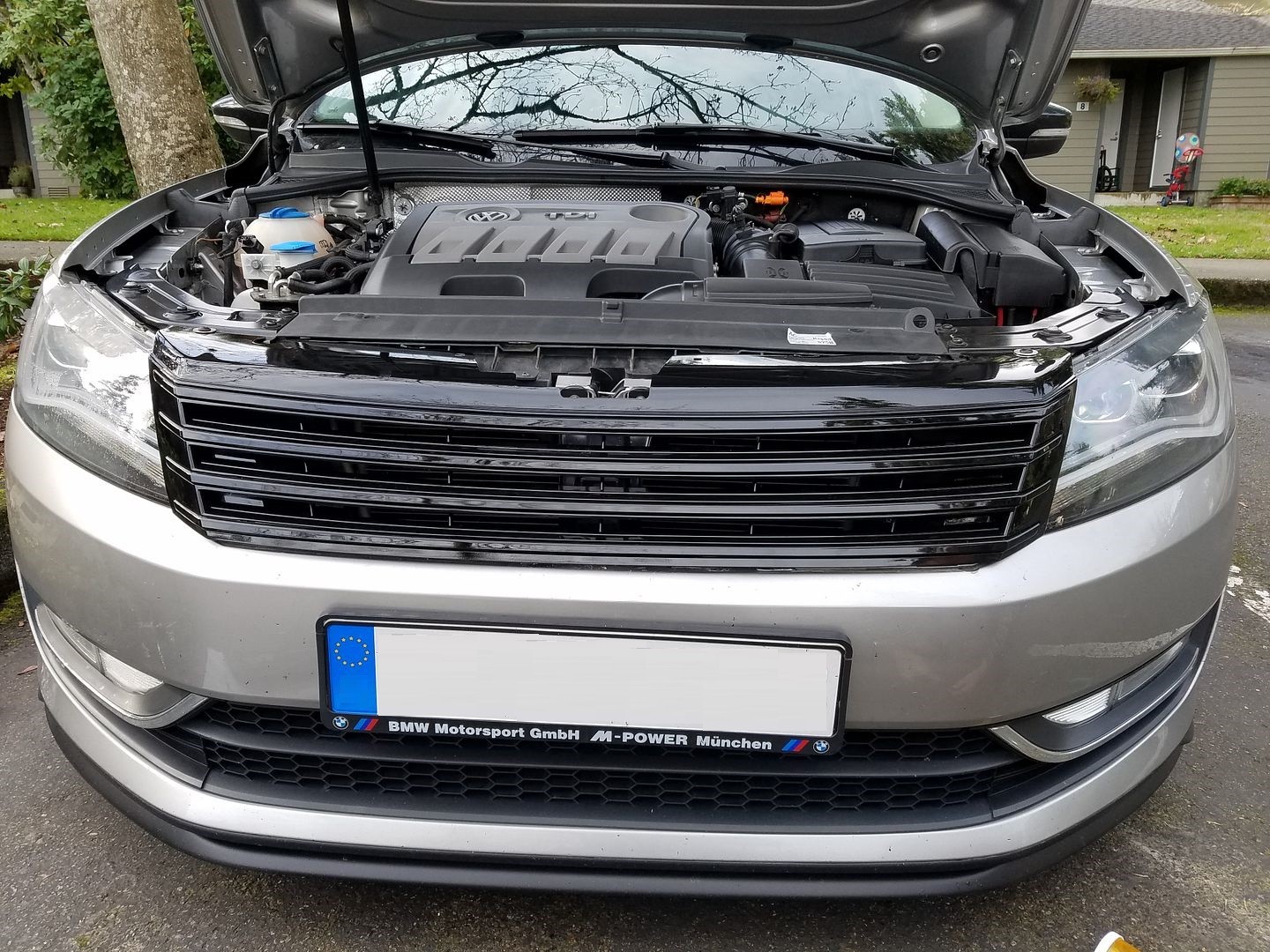 For VW Passat B7 badgeless grille, black