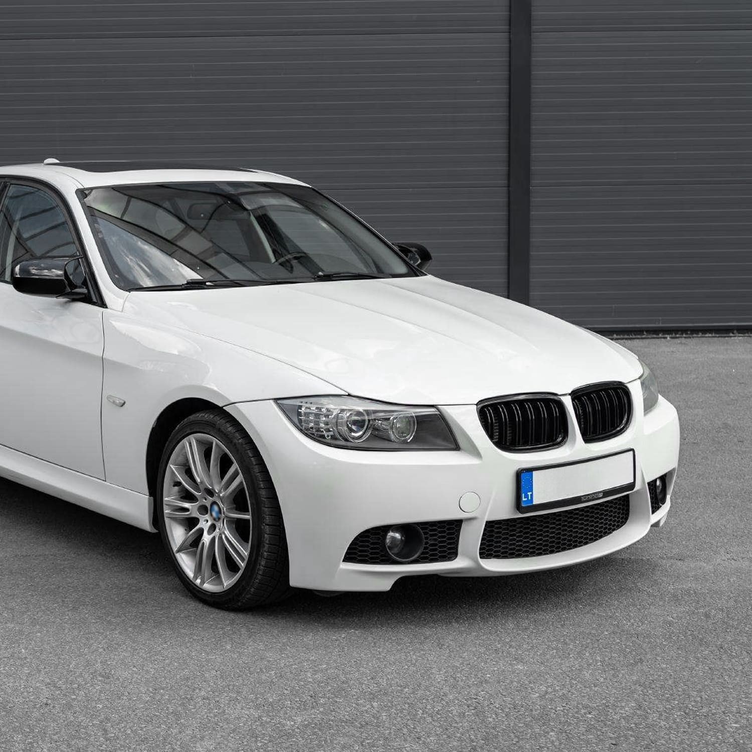 For BMW E90 / E91 LCI M3-style Front Bumper with clear fog lights