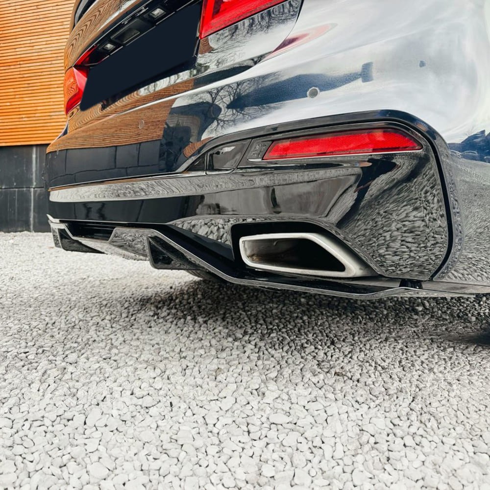 BMW G30 / G31 galinis difuzorius Performance, juodas